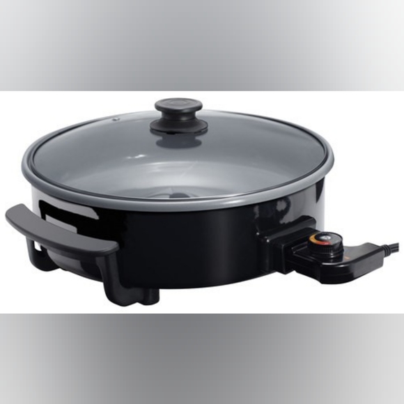 Dash | Kitchen | Dash 45qt Familysize Skillet | Poshmark